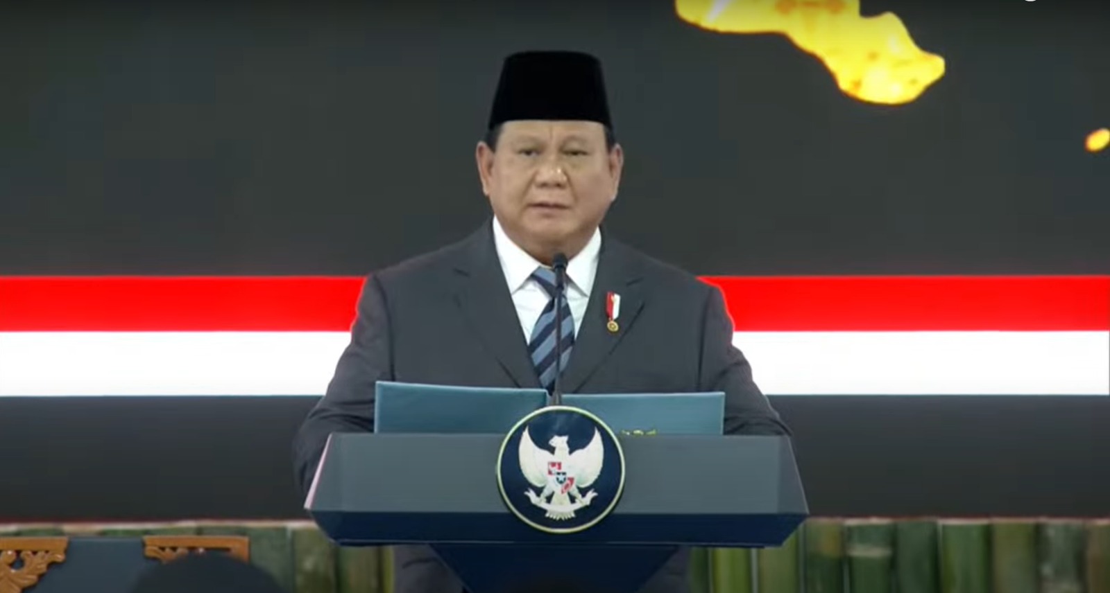 Presiden Lantik Dr. Ir. H. Hamartoni Ahadis, M.Si., Dan Romli, S.Kom., M.M. Sebagai Bupati Dan ...