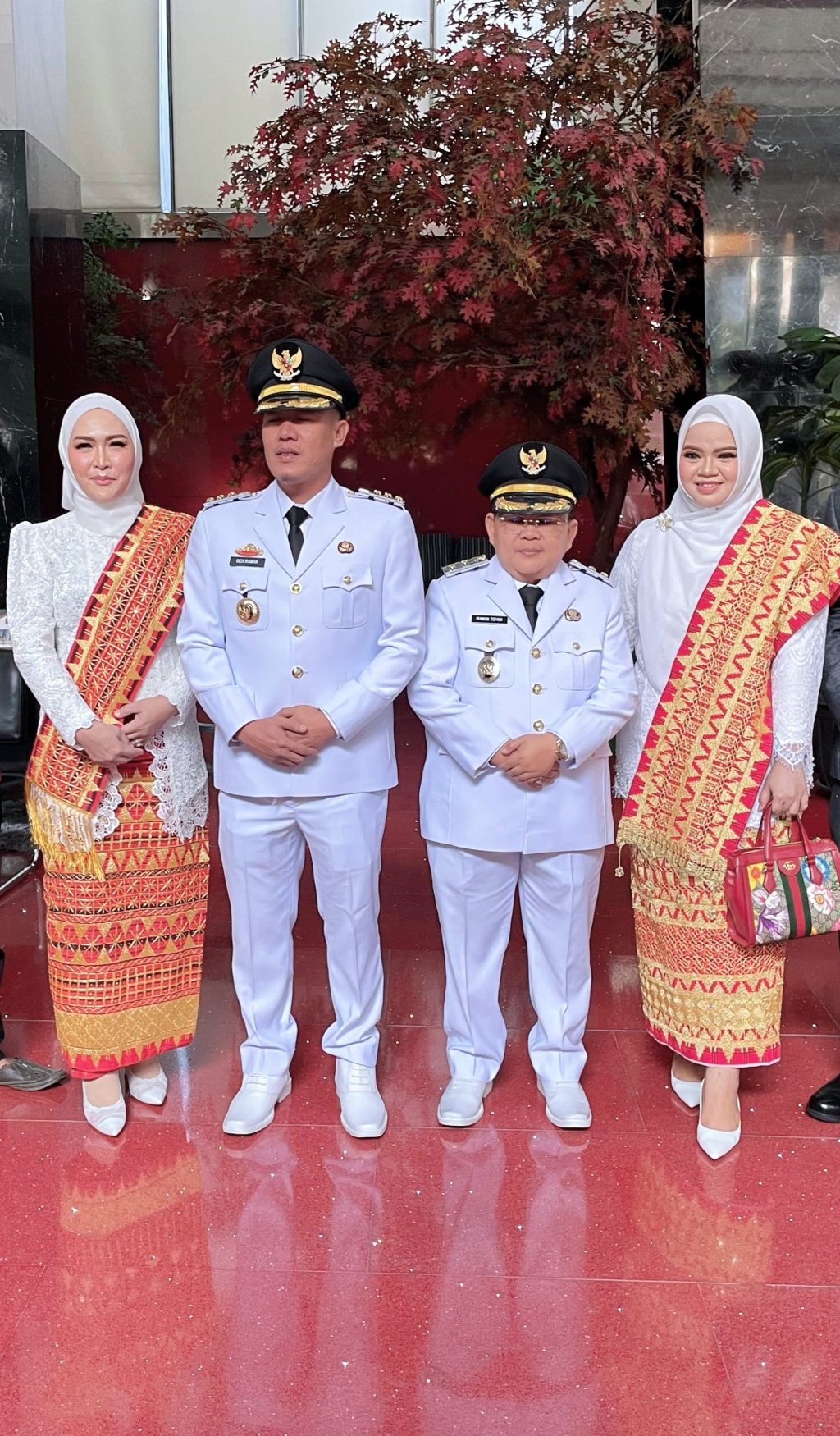 Dedi Irawan-Irawan Topani, Resmi Di Lantik Jadi Bupati Dan Wabup Pesisir Barat Oleh Presiden ...